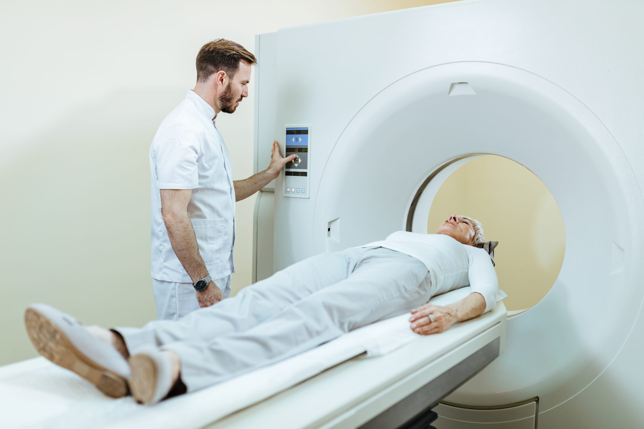 RMN – Rezonanță Magnetică de Înaltă Precizie | Clinica Eminescu